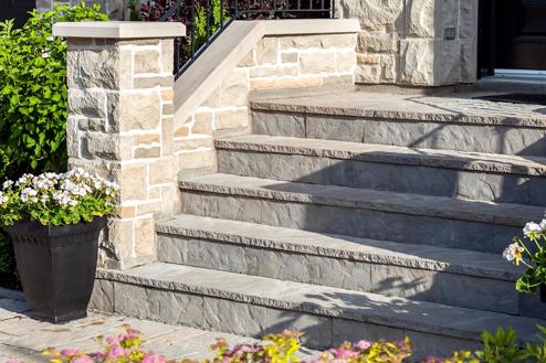 Venetian Slate | Stone Steps | Techo-Bloc | Techo-Bloc