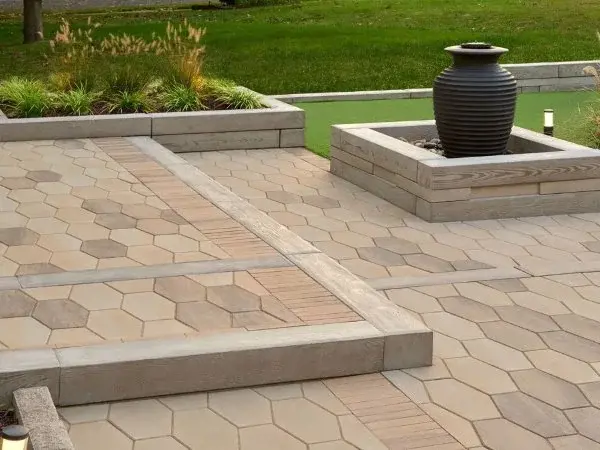 BOREALIS WALL/CURB, DOUBLE SIDE, HAZELNUT BRANDY | Techo-Bloc