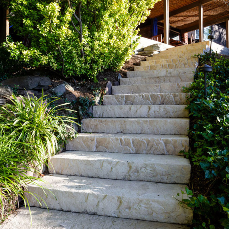 Röcka Commercial | Stone Steps | Techo-Bloc | Techo-Bloc